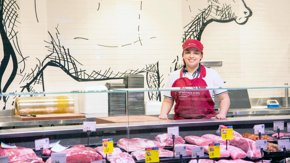 Mariela and her first job as a butcher, a career opportunity with a ...