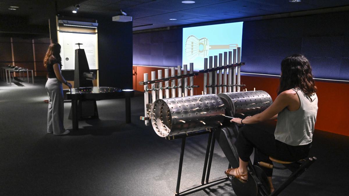 Music and mathematics. A sound journey from chaos to the cosmos | "la ...